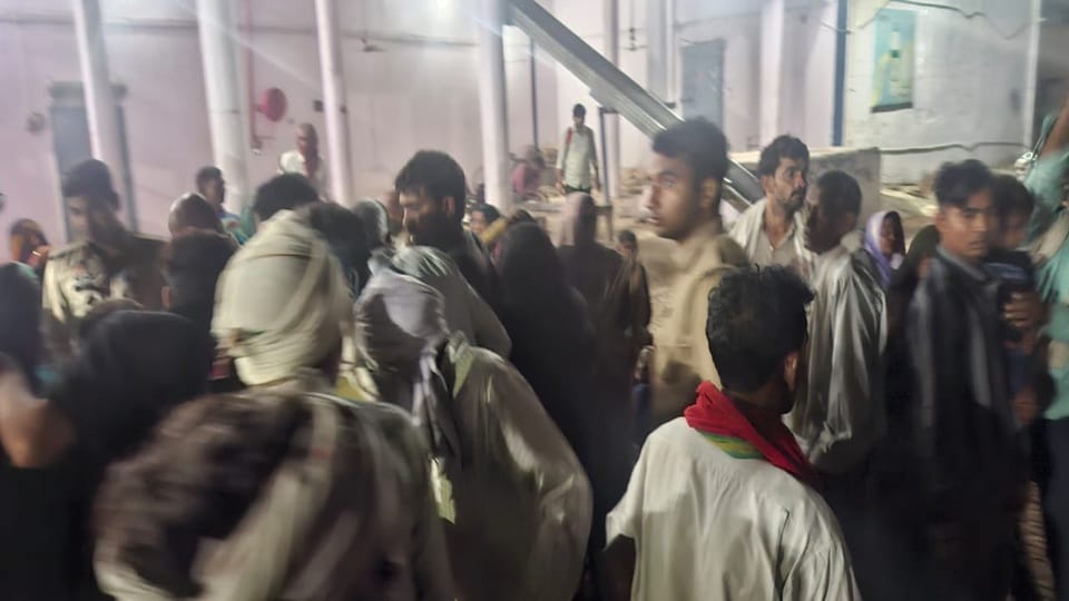 Hathras:कोल्ड स्टोर में फंदे पर लटका मिला चौकीदार का शव, हत्या का आरोप ...