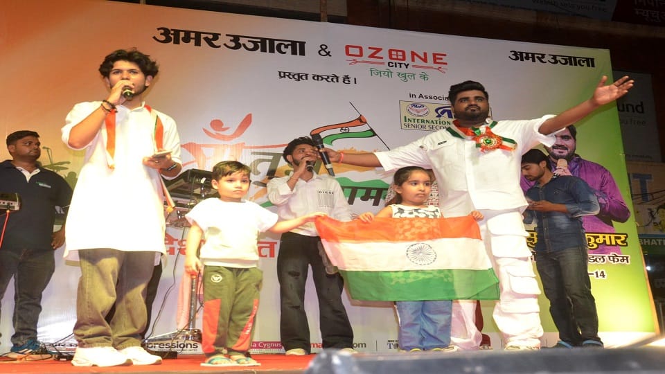 मां तुझे प्रणाम:इंडियन आइडल सुरेंद्र कुमार के रॉक बैंड शो में झूमा ...