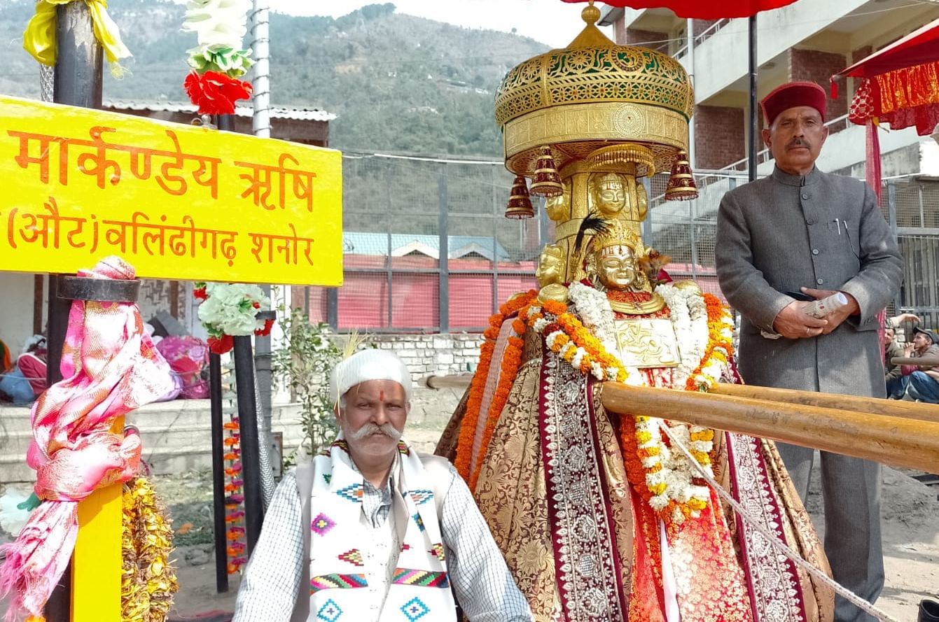 191 Gods And Goddesses Sit In Paddal Ground, Devotees Flock For Darshan ...