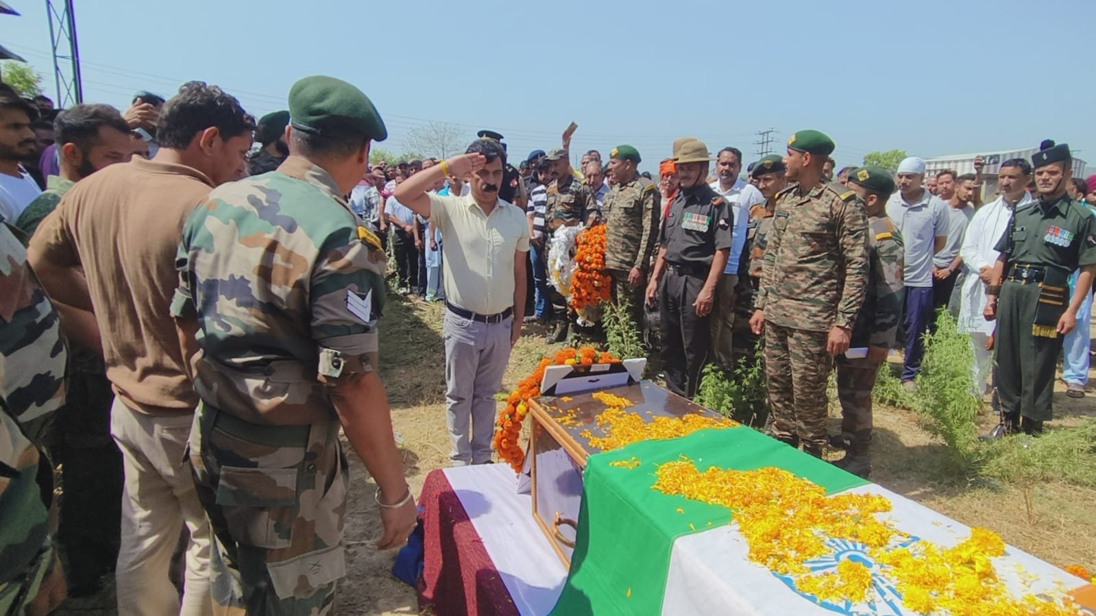 Pandoga Lost His Brave Son, Bid Last Farewell With Tearful Eyes - Una ...