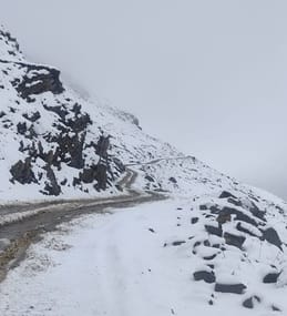 Snowfall In Chanshal Valley For The First Time In June, Road To Dodra ...