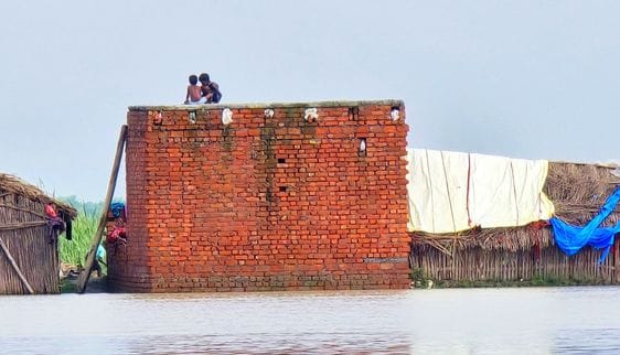 Nine Villages Of Dataganj, Usihat And Sahaswan Area Became Islands ...