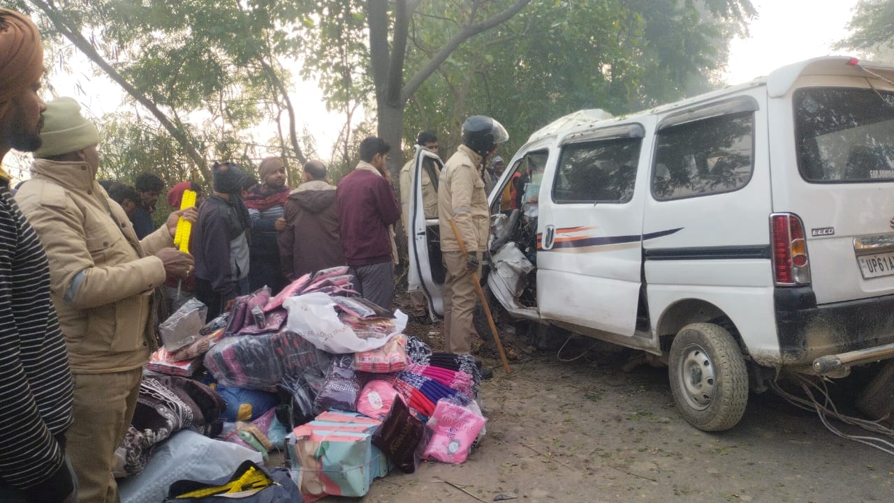 Uncontrolled Car Collided With A Tree, Two People Including The Brother ...