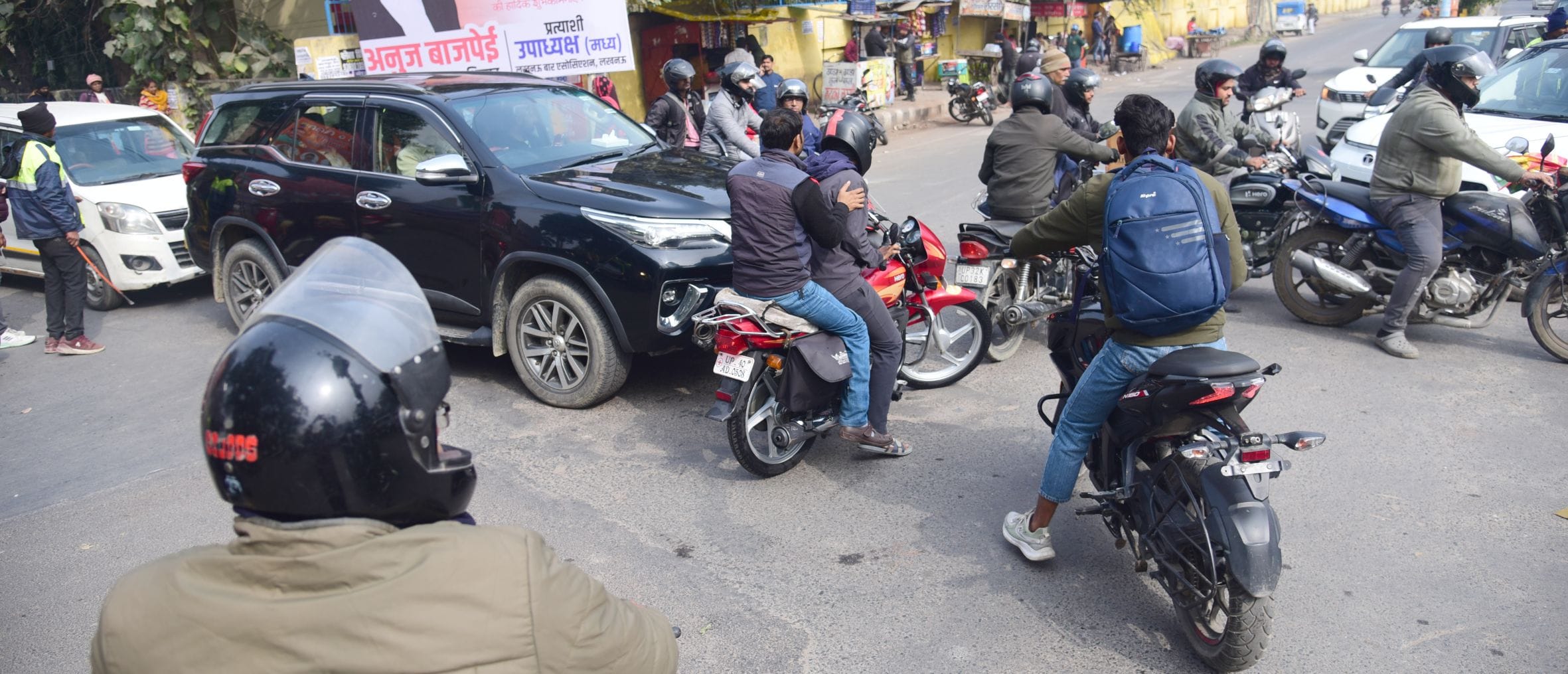 Due To Diversion, Traffic Pressure Increased On Pakri Bridge. - Lucknow ...