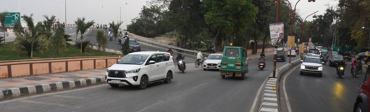 New Traffic Plan Implemented Near Hanuman Setu As Green Corridor Begins ...