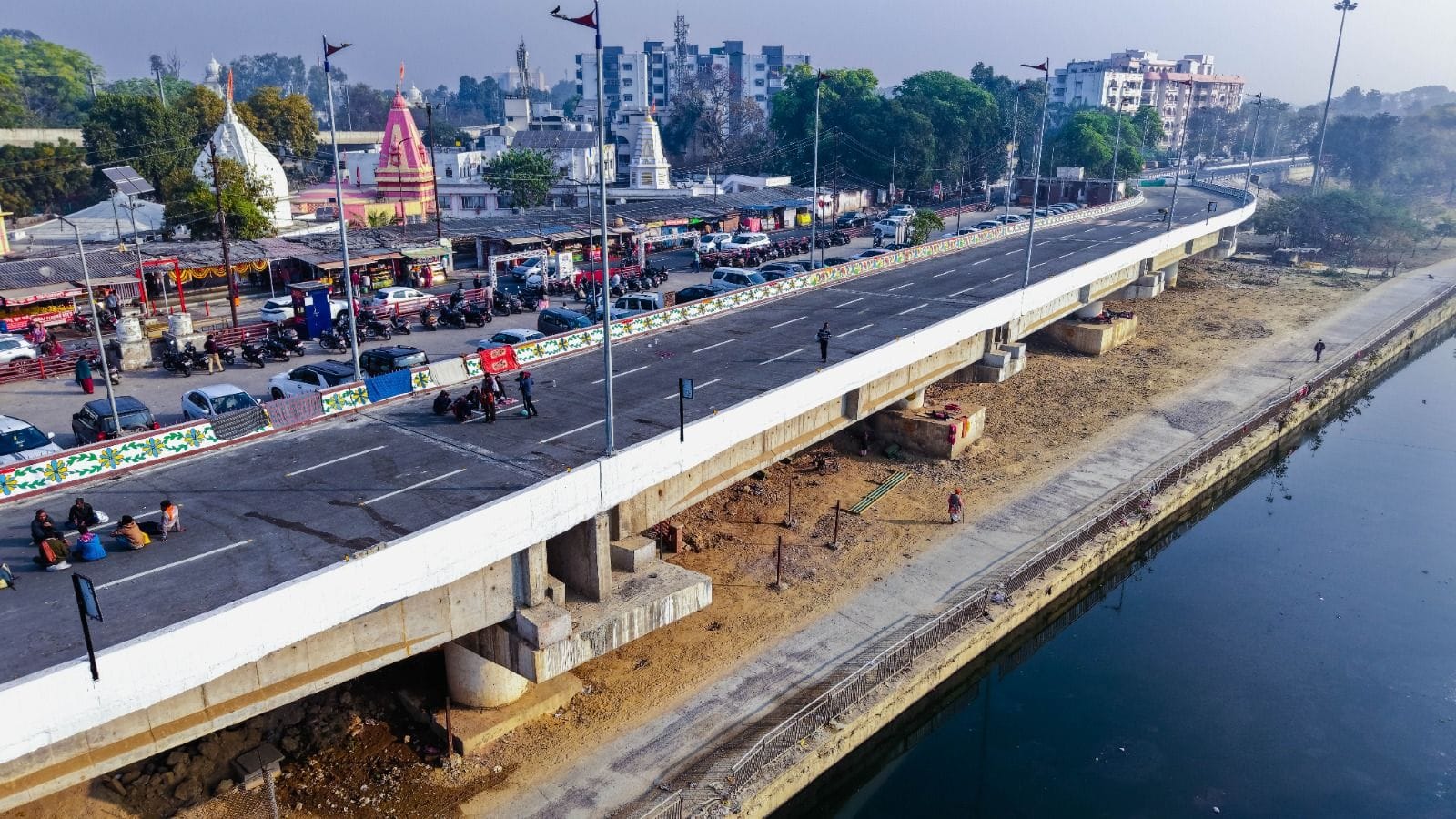 New Traffic Plan Implemented Near Hanuman Setu As Green Corridor Begins ...