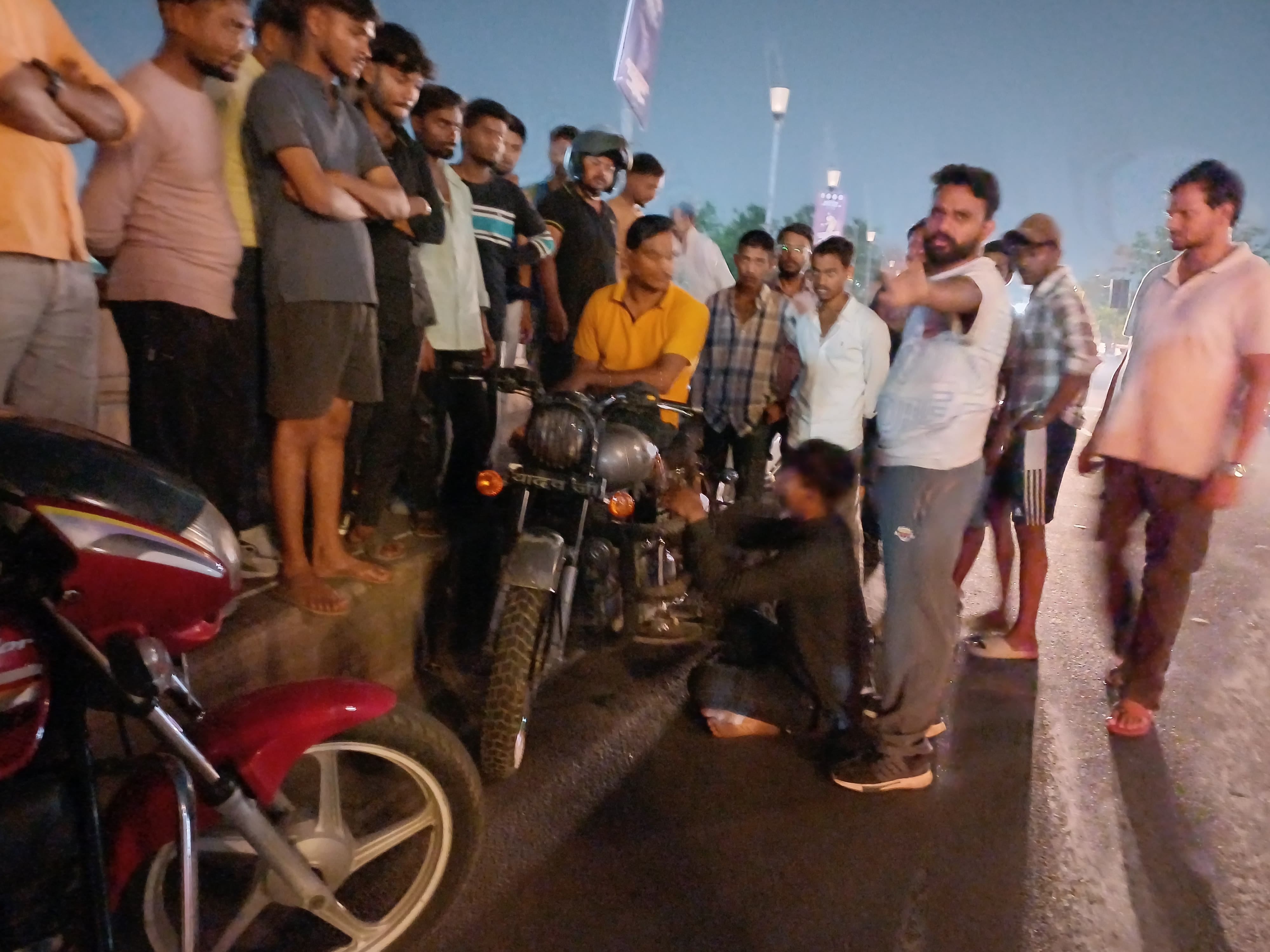 Youth Jumps Into River Near 1090 Crossing; Search Underway - Lucknow ...
