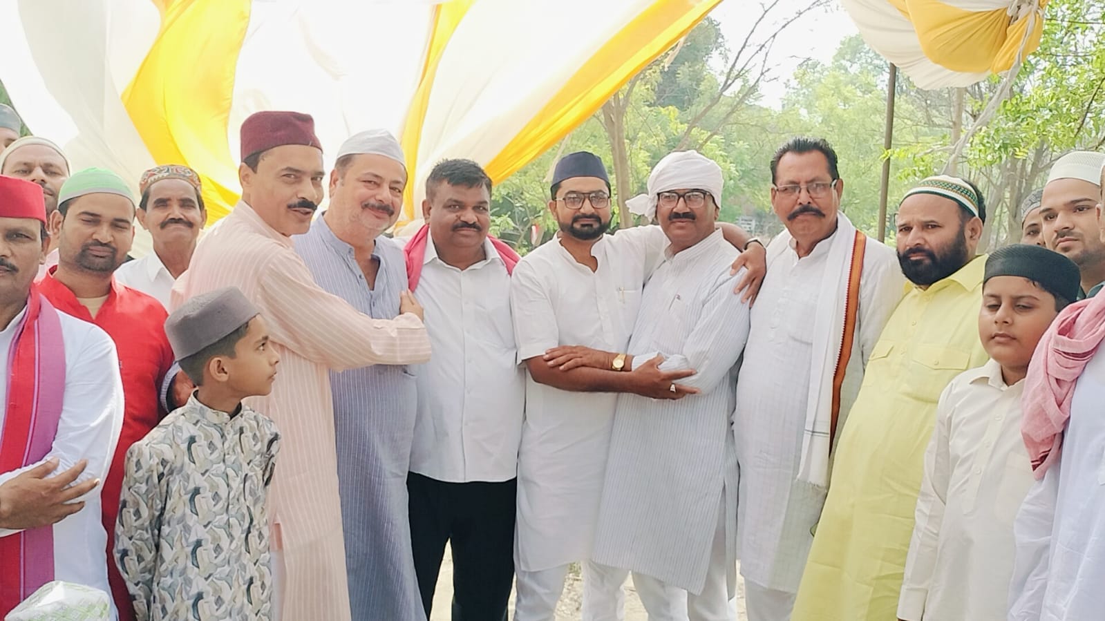 Millions Of Hands Raised In Supplication Before Allah. - Shahjahanpur ...