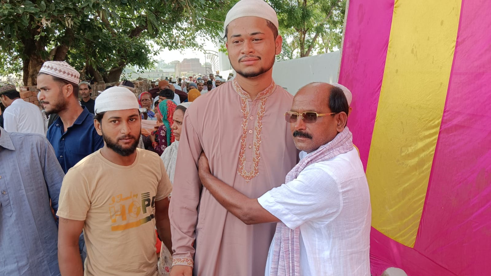 Millions Of Hands Raised In Supplication Before Allah. - Shahjahanpur ...