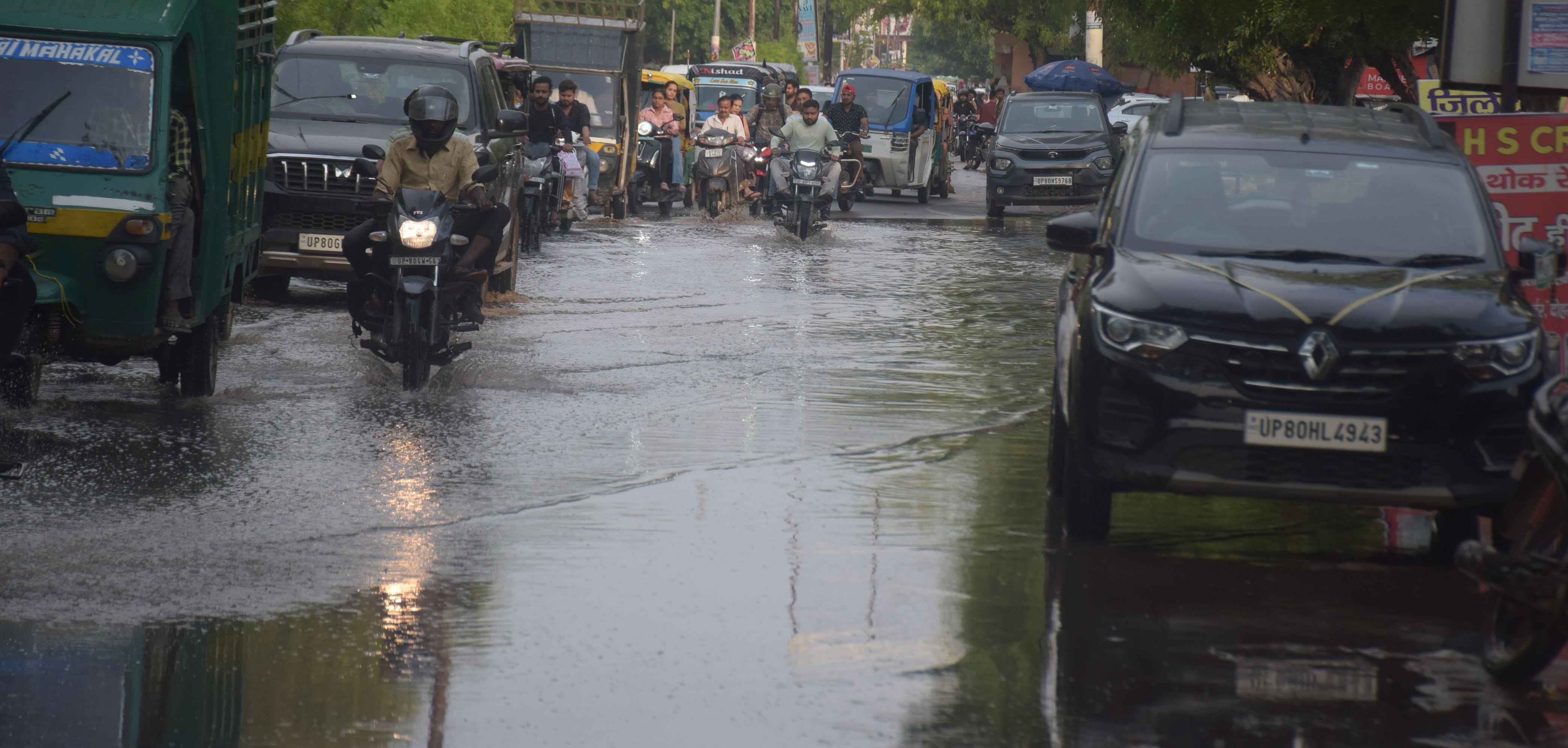 Claims Of Drain Cleaning Fail, Roads Waterlogged - Agra News - Agra ...