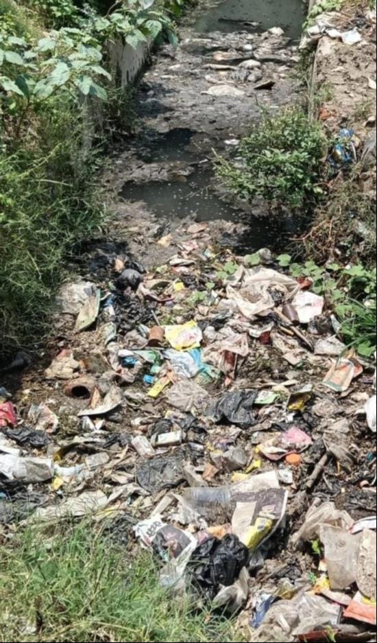 Blockage In Papers, Drains Choked With Polythene - Azamgarh News ...