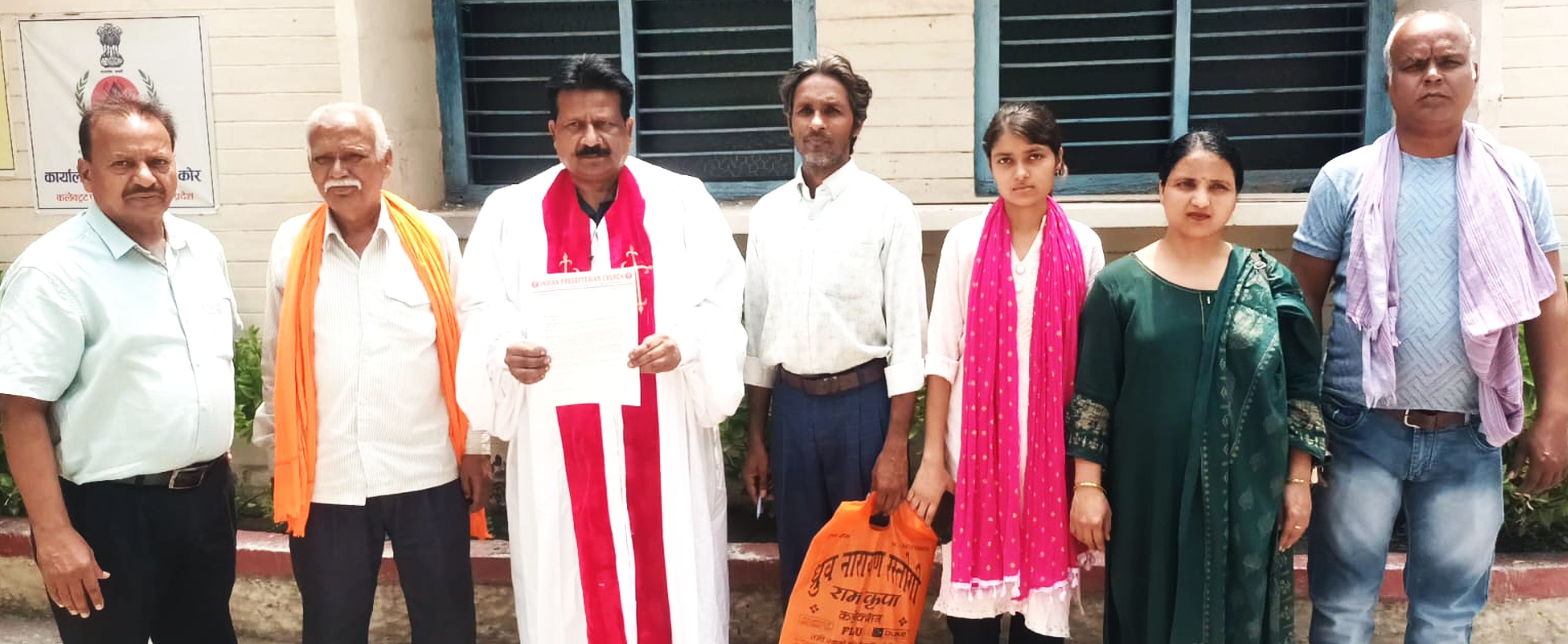 Demand From Dm To Open The Lock Of The Church - Fatehpur News ...
