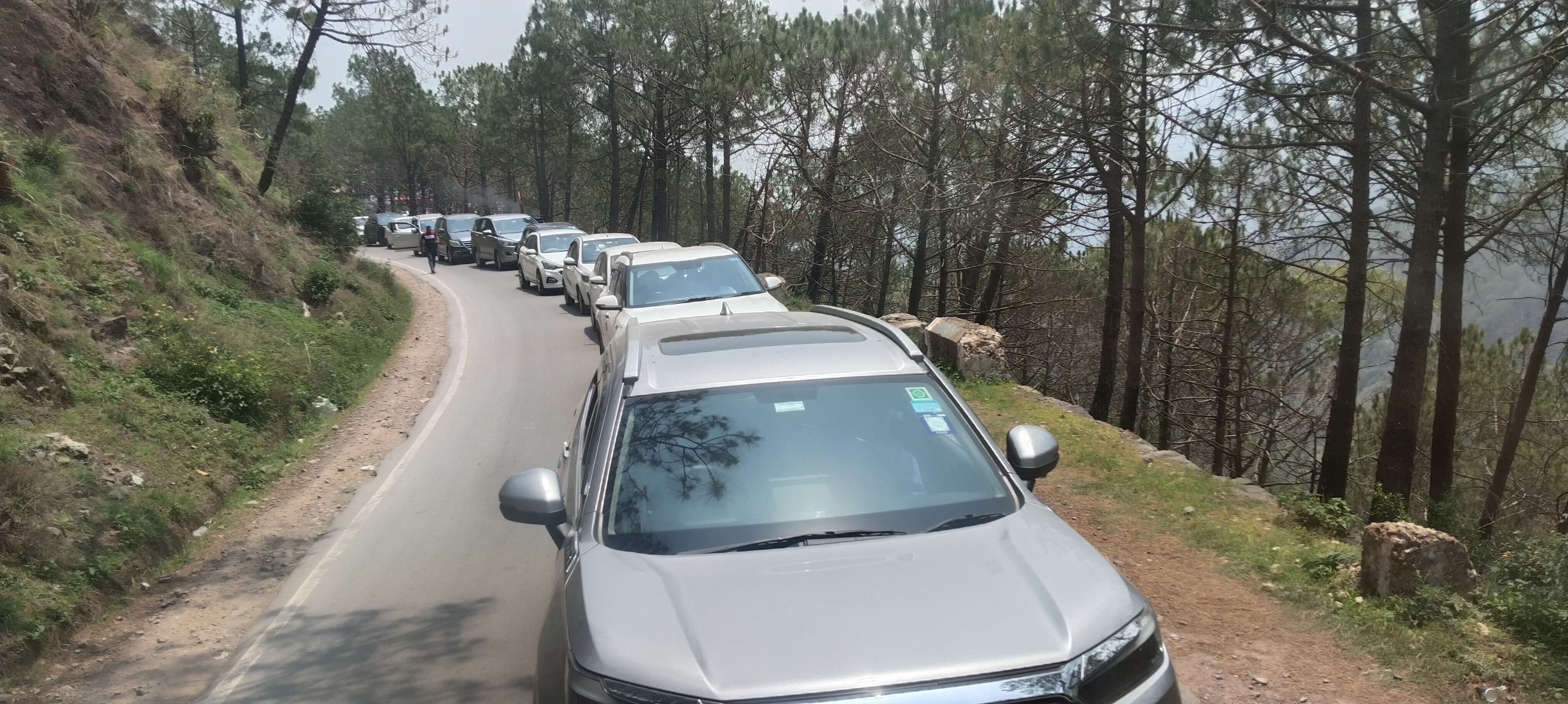 Tourists Flocked To Kasauli And Chail, Causing Traffic Jams For Hours ...