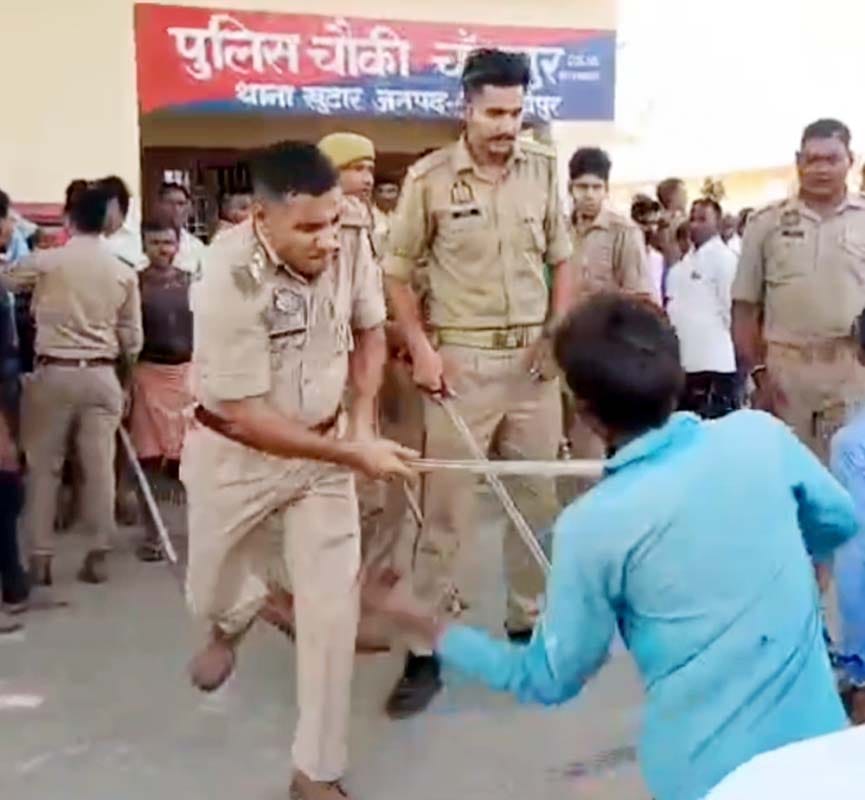 Police Outpost Besieged Over Allegations Of A Fake Encounter; Police ...