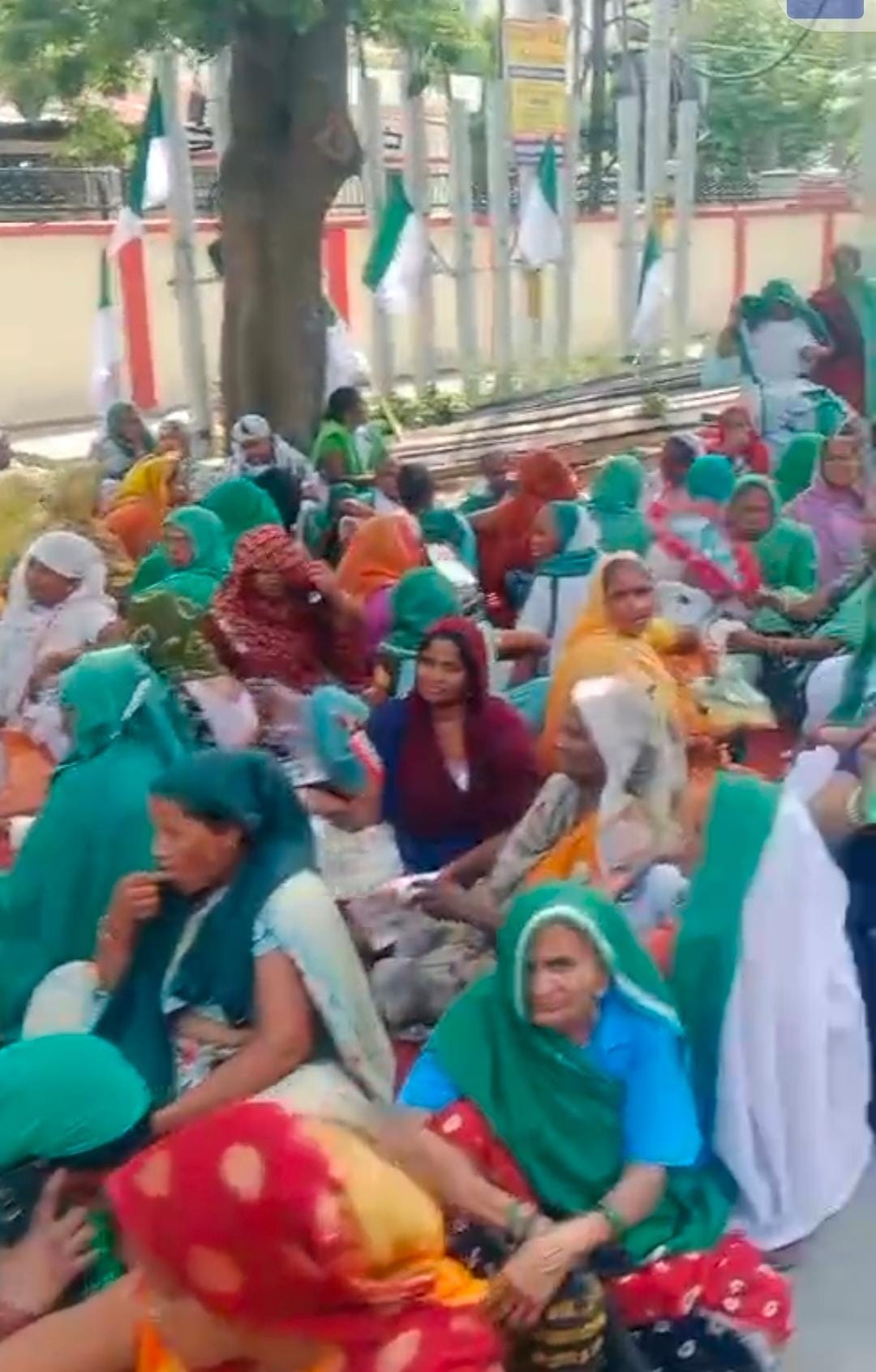 Farmers Protest For Electricity; Lay Siege To Chief Engineer's Office ...