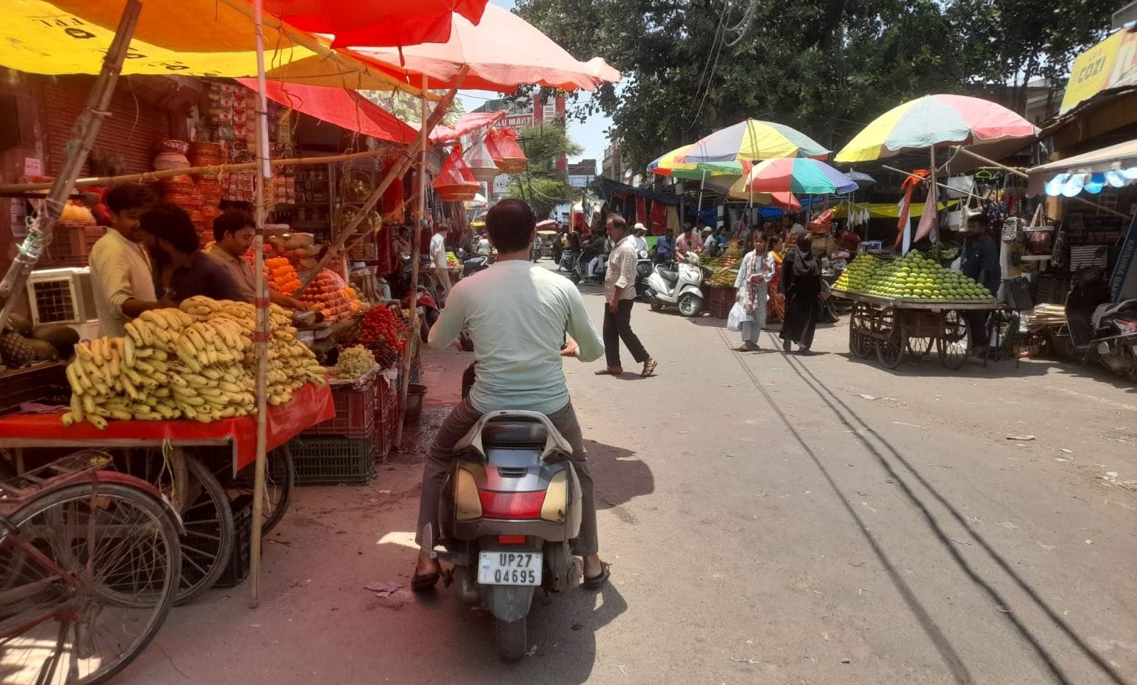 Footpaths Have Disappeared From The Roads... Navigating On Foot Amidst ...