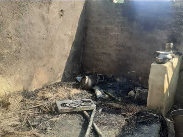 Gas Cylinders Burst With A Sharp Explosion, Cracks In Houses - तेज ...