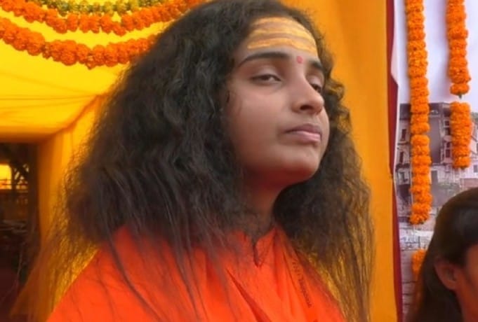 Know About Sadhvi Brahmavadini Devi Skand - Google की नौकरी छोड़ लड़की ...