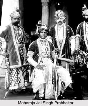 Alwar King Made Rolls Royce To Collect Garbage - इस राजा के पास था खूब ...