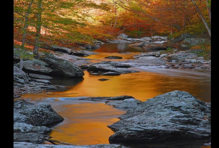 Klondike River Gold Flows In This River For Many Years - इस नदी में ...